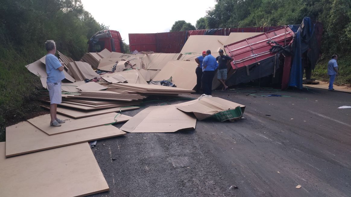 Cuidados na amarração de cargas: acidentes em Abril e Maio de 2017 ...